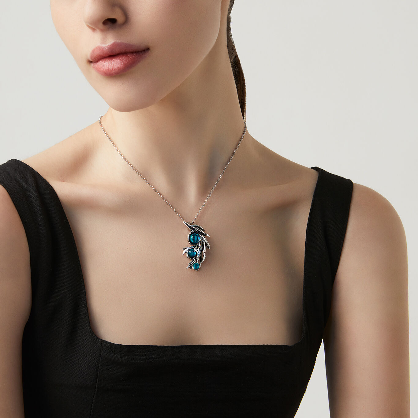 Pendentif Posidonia in Argent massif, nacre turquoise et quartz ...